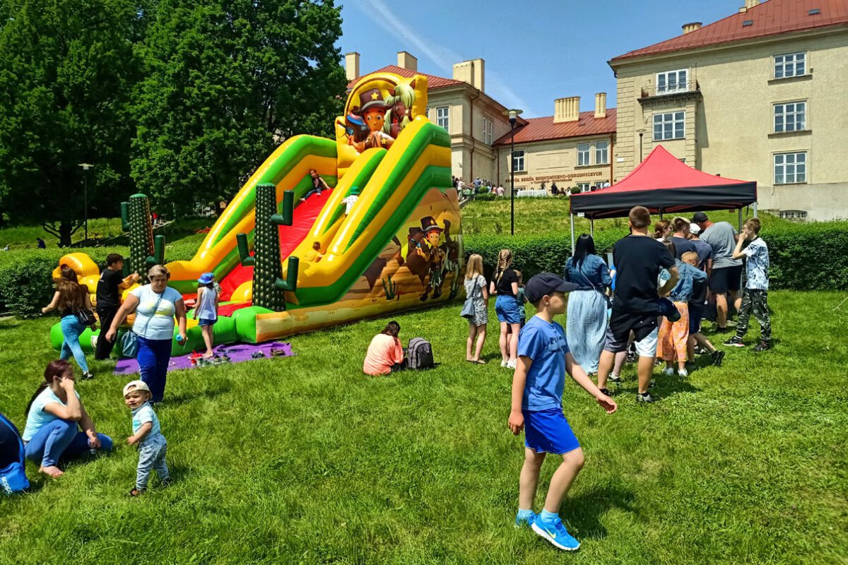 Trwa wiosenny piknik w Parku Sanguszków [ZDJĘCIA]